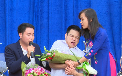 Học sinh trường THCS Duy Tân (TP.Vũng Tàu): Giao lưu với tân cử nhân Trần Mạnh Chánh Quân - Báo ...