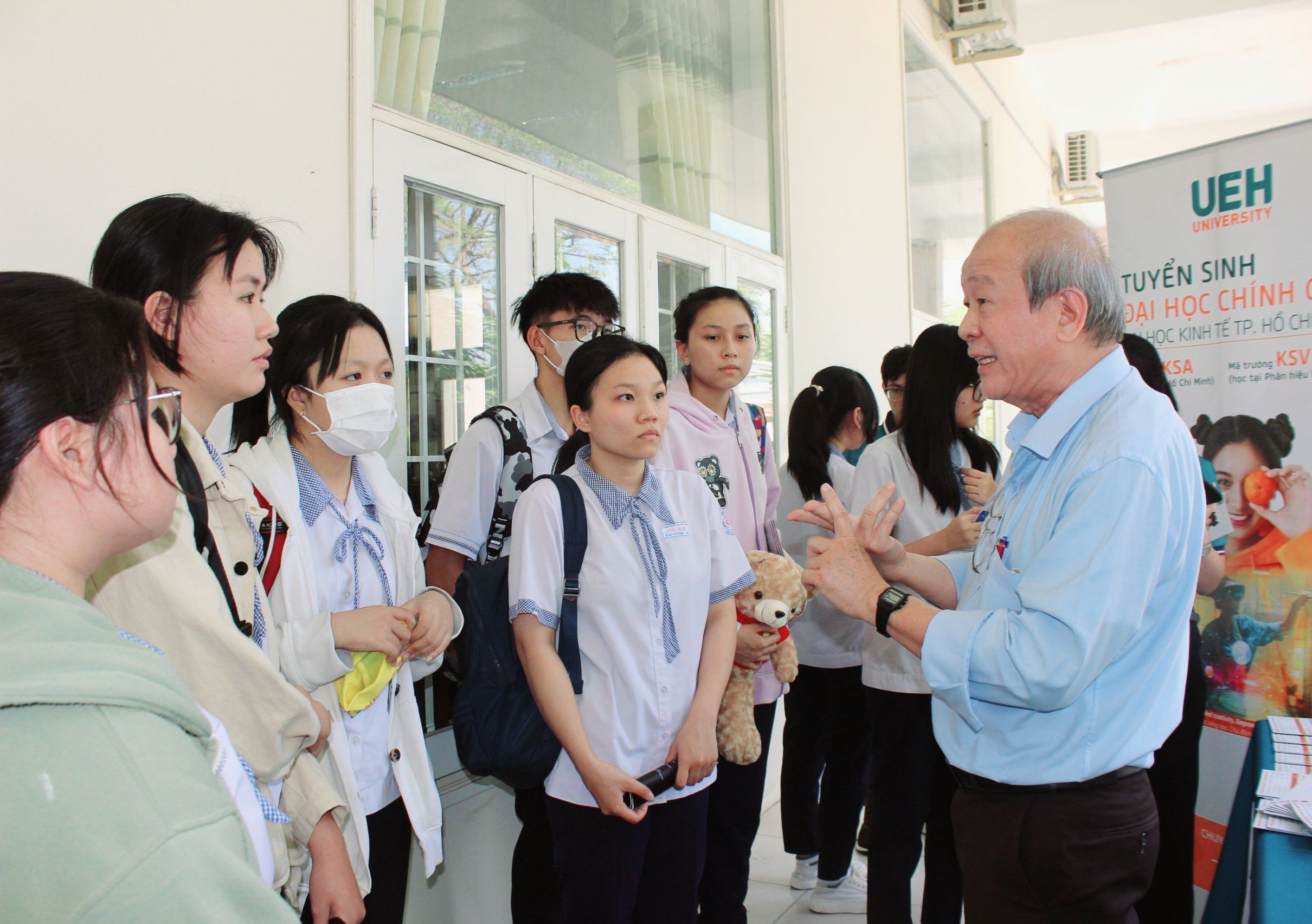 Tư vấn tuyển sinh cho 600 học sinh lớp 12 - Báo Bà Rịa - Vũng Tàu điện tử