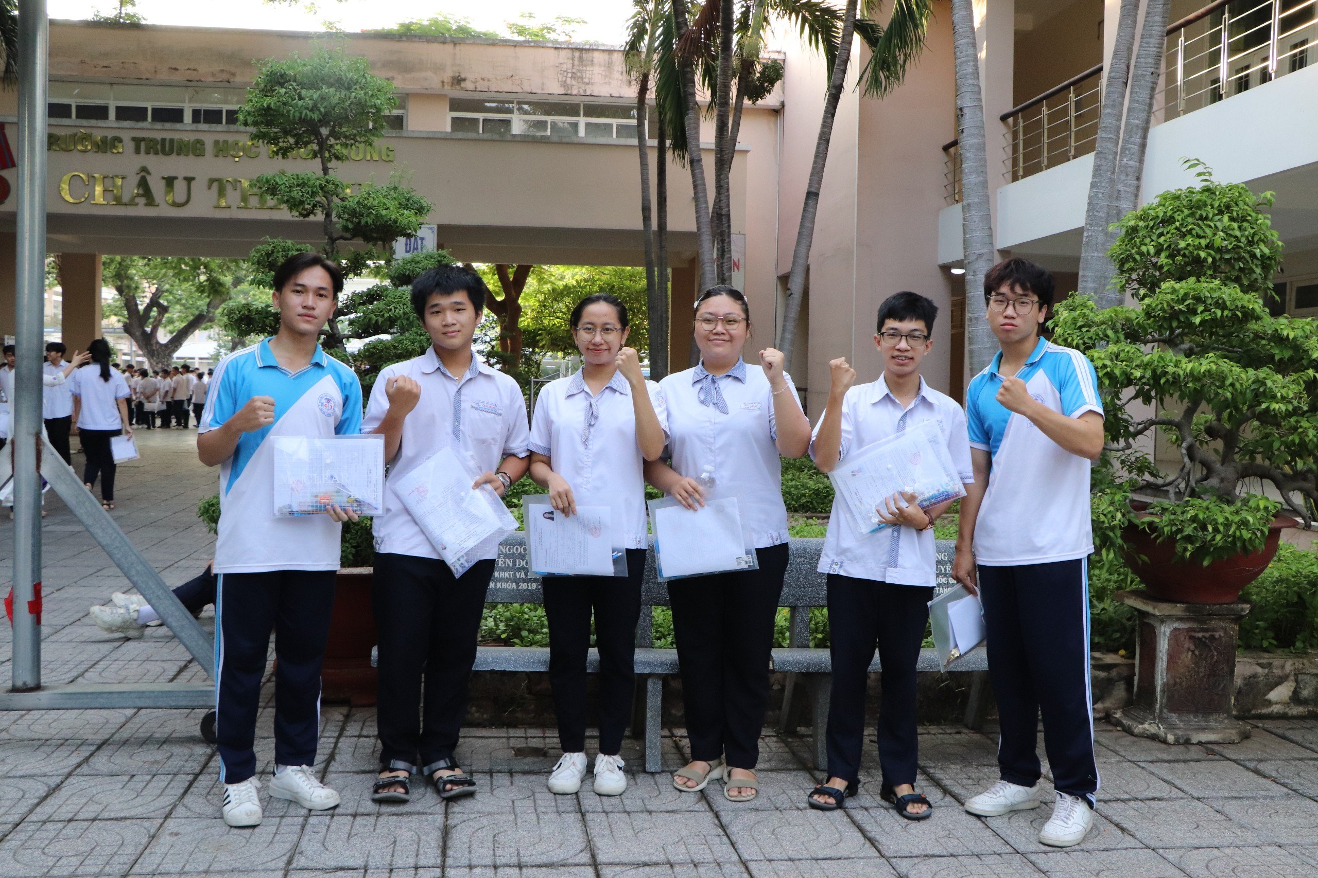 Video: Thí sinh rạng rỡ sau ngày thi đầu tiên - Báo Bà Rịa - Vũng Tàu điện tử